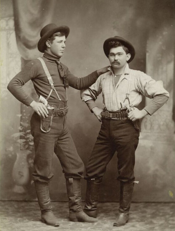 The Cross Draw Holster Option - Inside Safariland