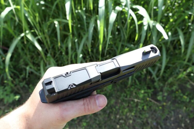 Rainier Arms Dusk 19R: Just Another Glock Clone? - Inside Safariland