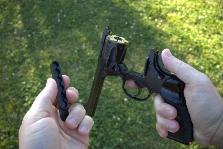 Bianchi Speed Strips: The Most Versatile Revolver Reload - Inside ...