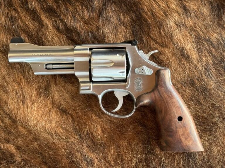Lipsey’s Exclusive Smith & Wesson Model 629 Mountain Gun - Inside ...