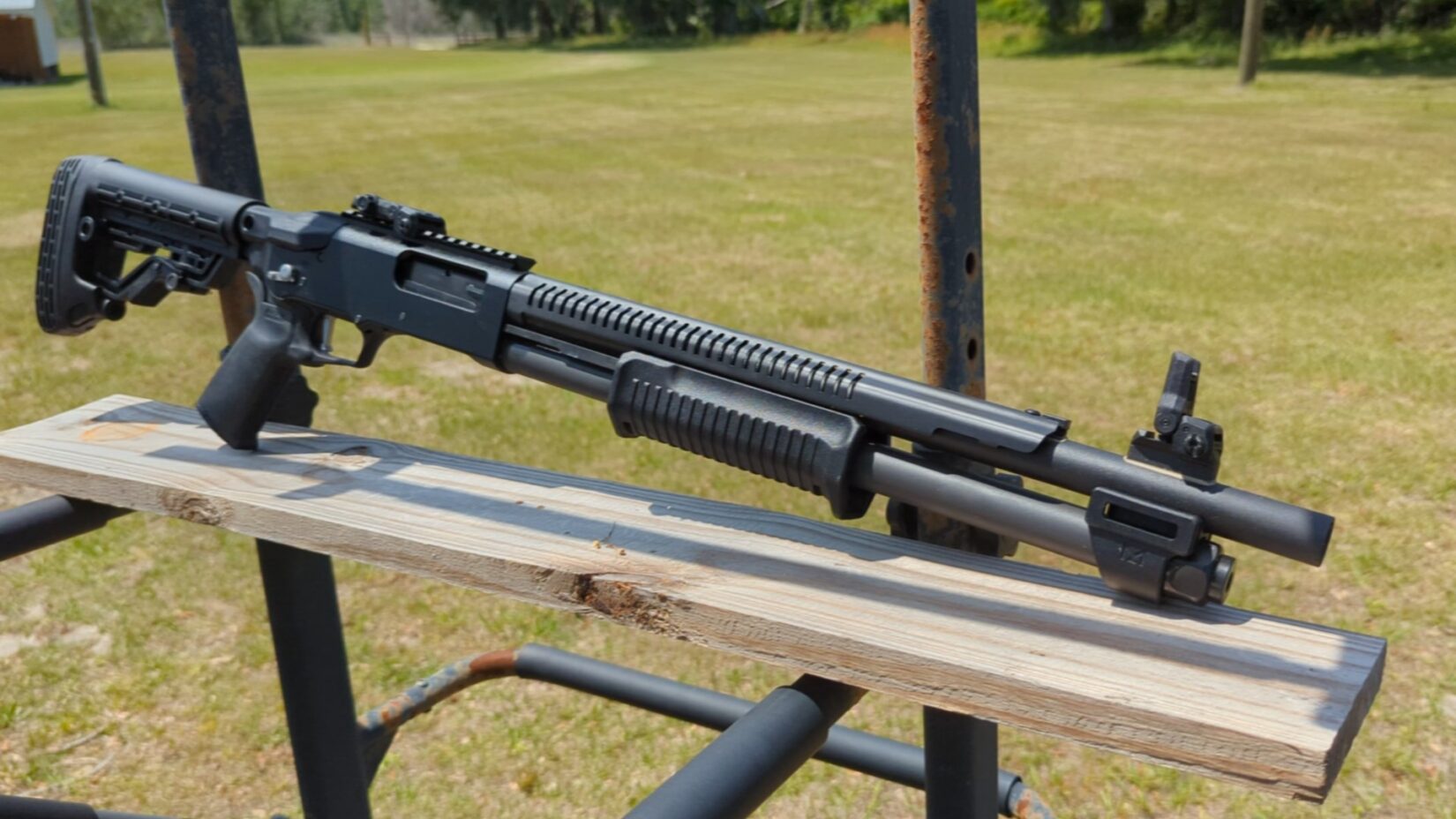 The Mossberg 590R: Mossberg Adopts the Pistol Grip - Inside Safariland