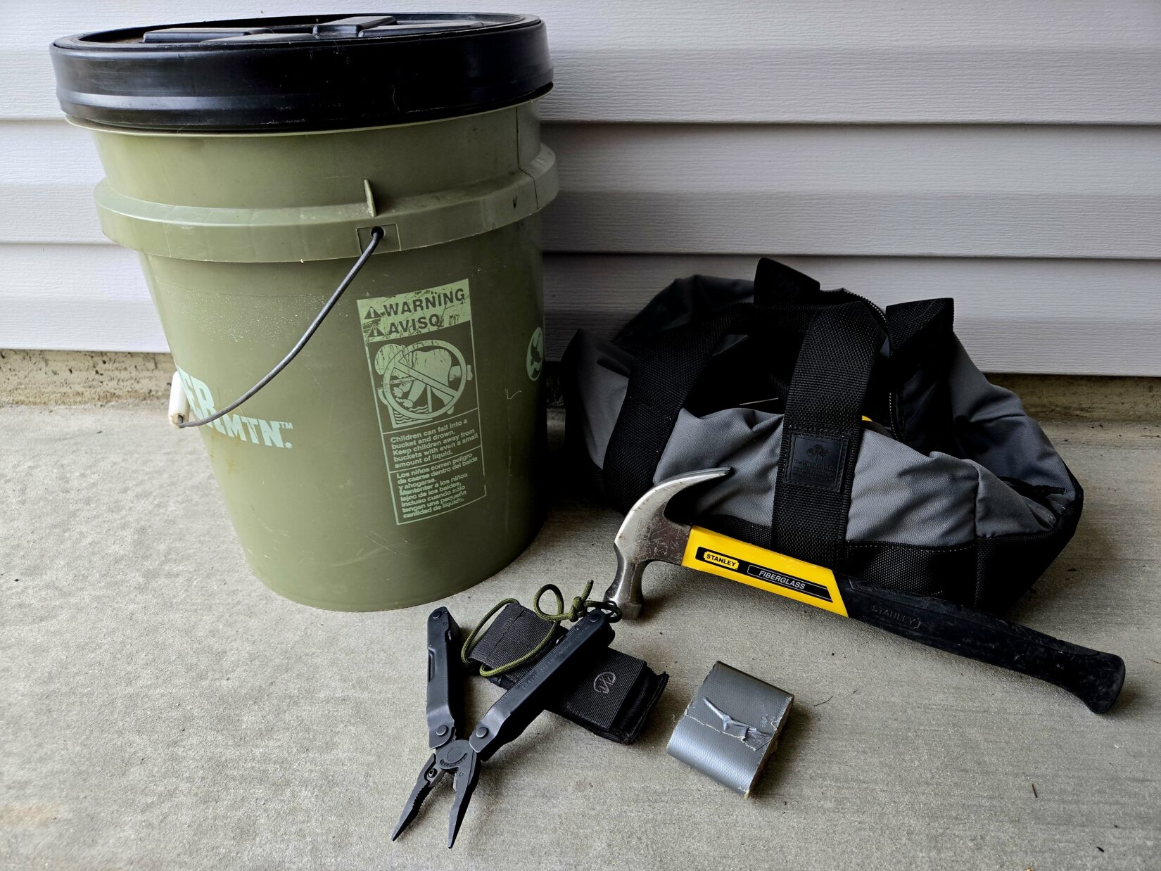 Bucket Prep: 72 Hour Emergency Kit - Inside Safariland