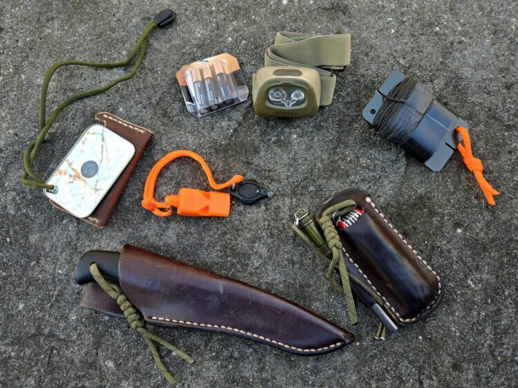 Minimalist Lost Hunter Kit - Inside Safariland